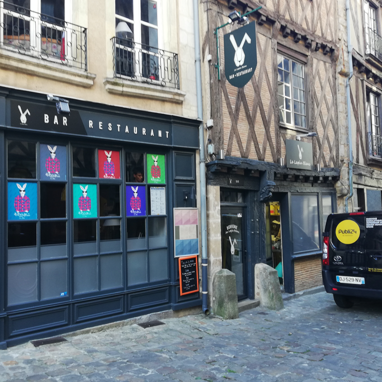 Enseigne et signalétique - Bar restaurant Le Lapin Blanc